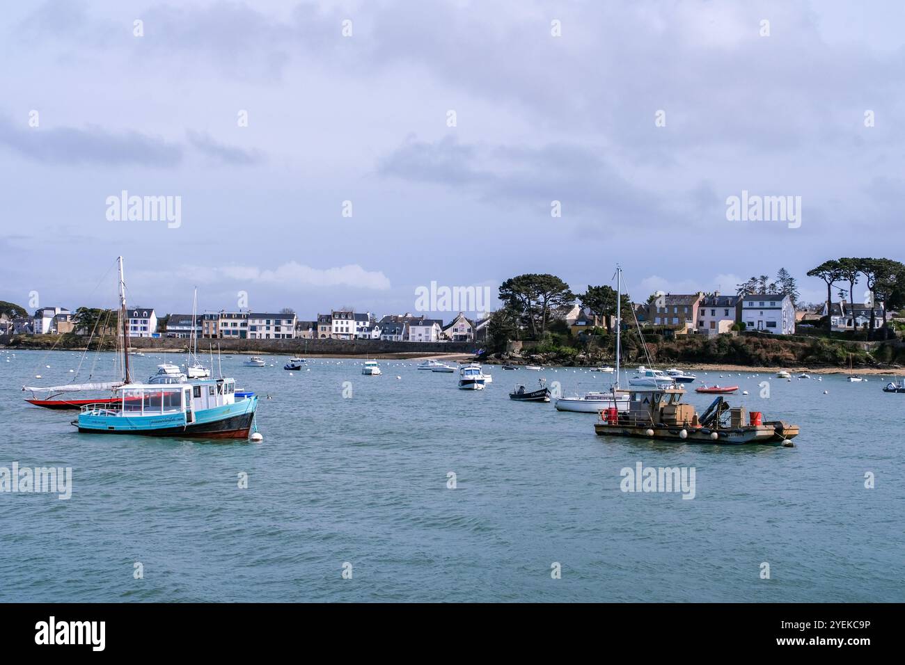 Arzon, Port Navalo (Brittany, north-western France): seaside houses ...