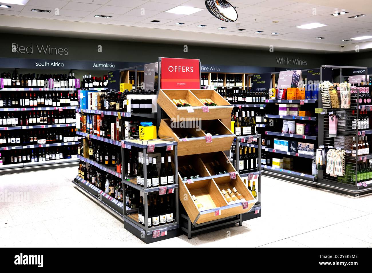 Waitrose royal warrant hi-res stock photography and images - Alamy