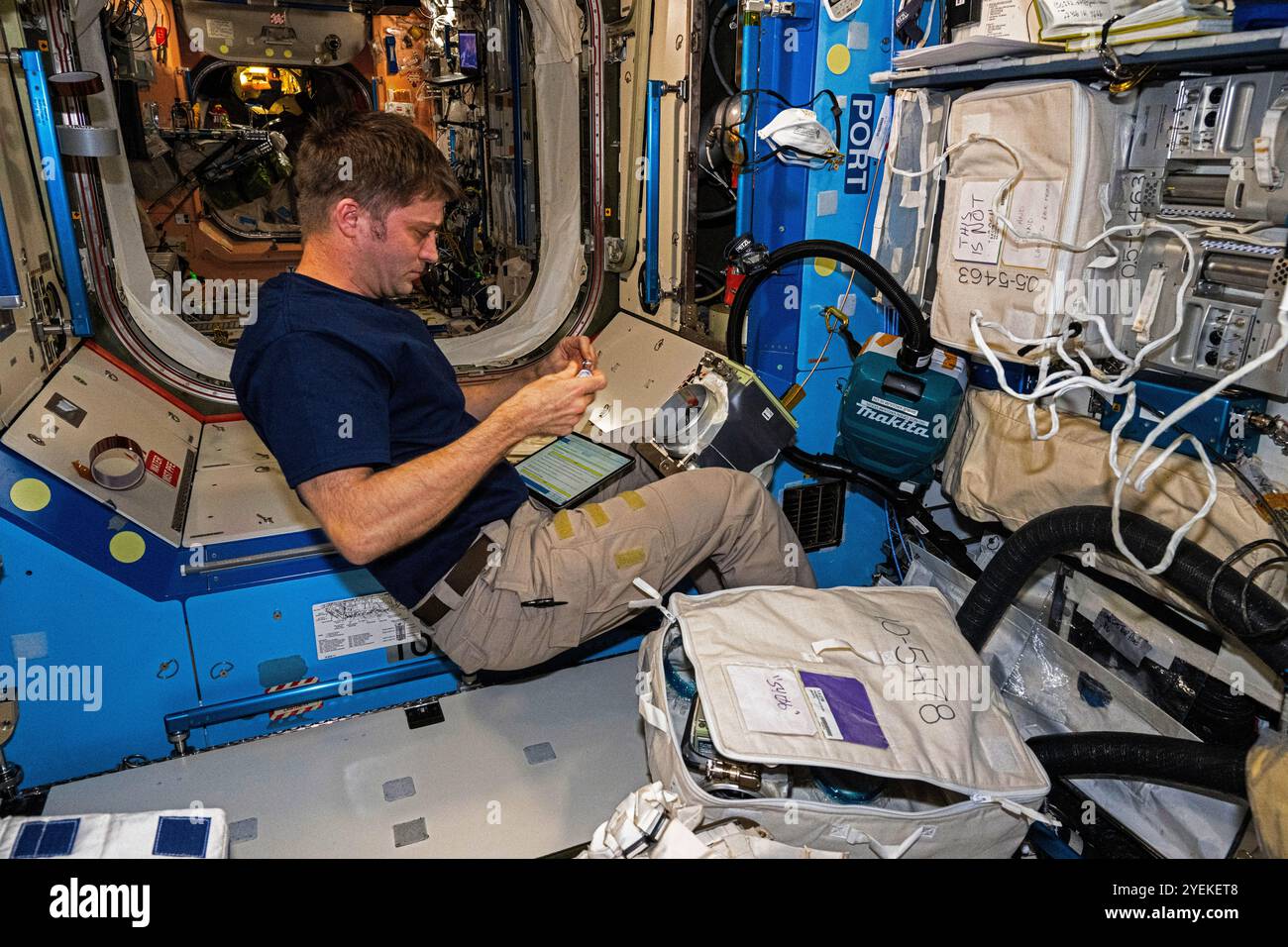 ISS - 18 October 2024 - NASA astronaut and Expedition 72 Flight ...