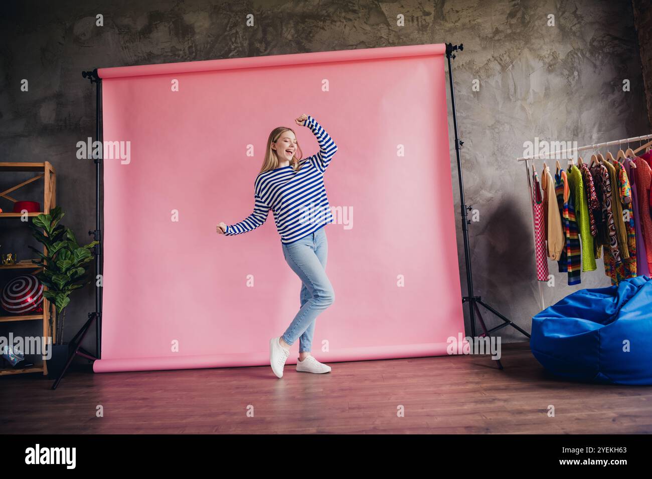 Full size photo of pretty young girl dancing record blog video ...