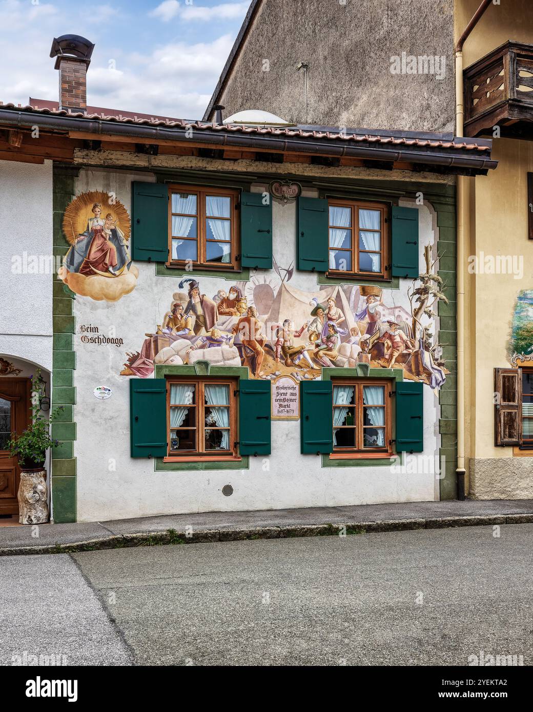 Beautiful and picturesque architecture in the old town of Mittenwald ...