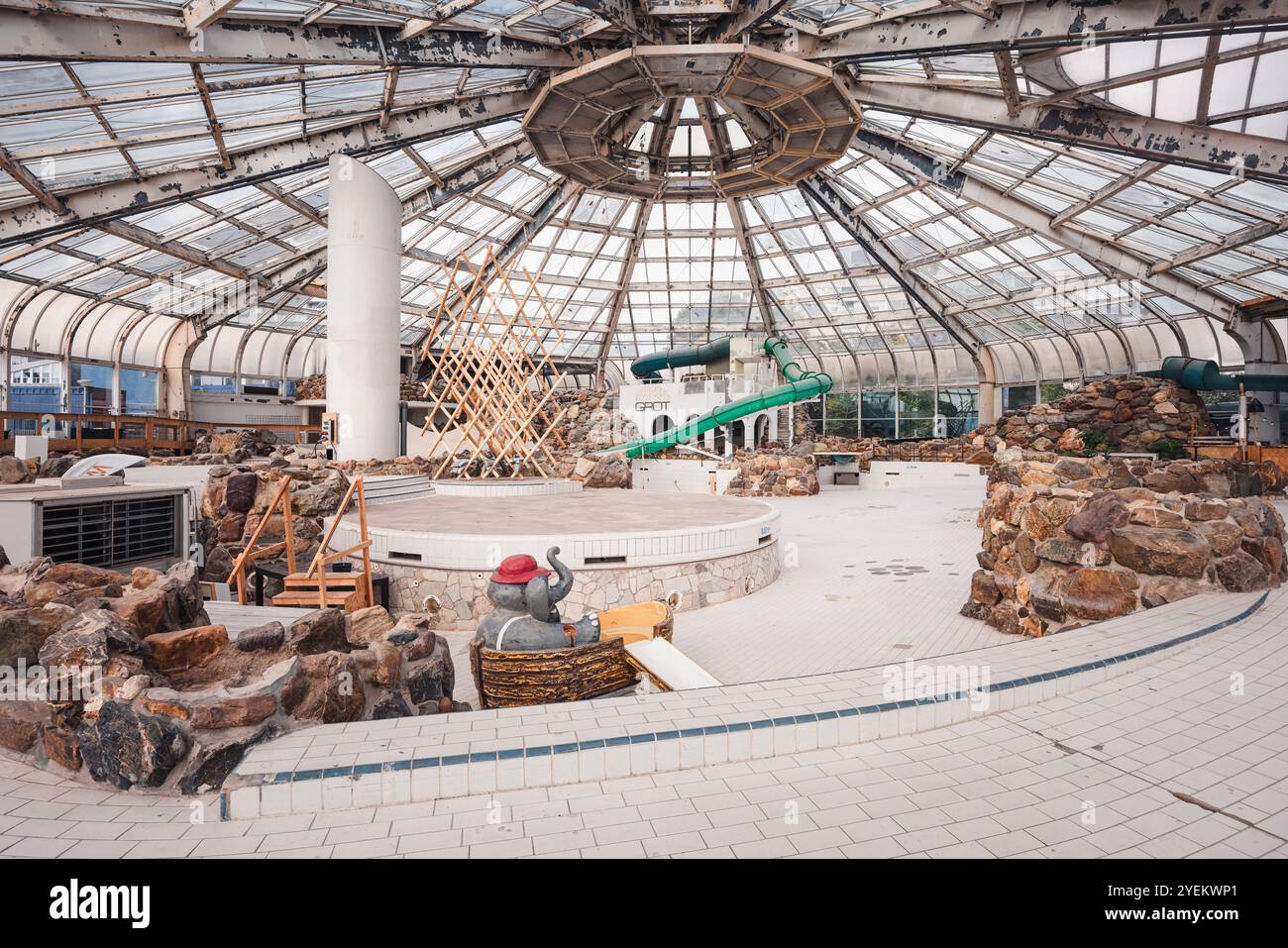 Tropicana Swimming Pool in Rotterdam, The Netherlands Stock Photo - Alamy