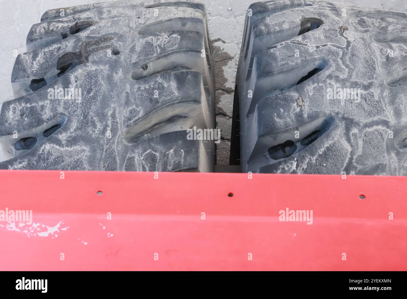 Laden reach stacker hi-res stock photography and images - Alamy