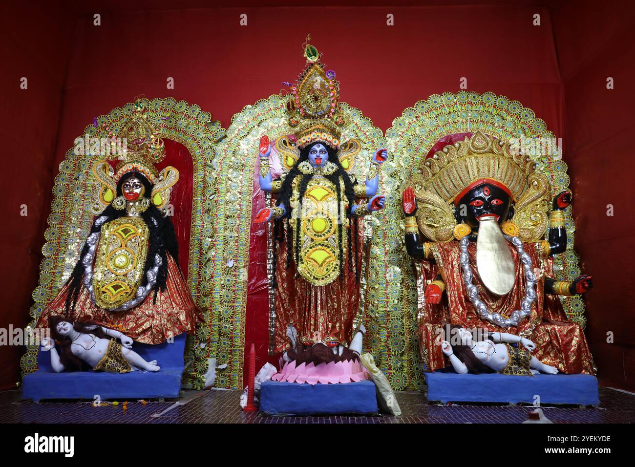 Kolkata, India. 31st Oct, 2024. A clay idol of the Hindu goddess Kali ...