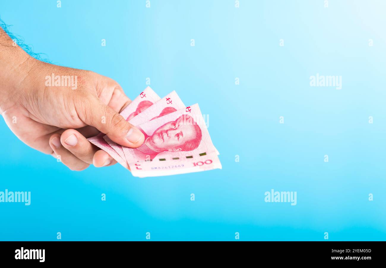 100 yuan note hi-res stock photography and images - Alamy