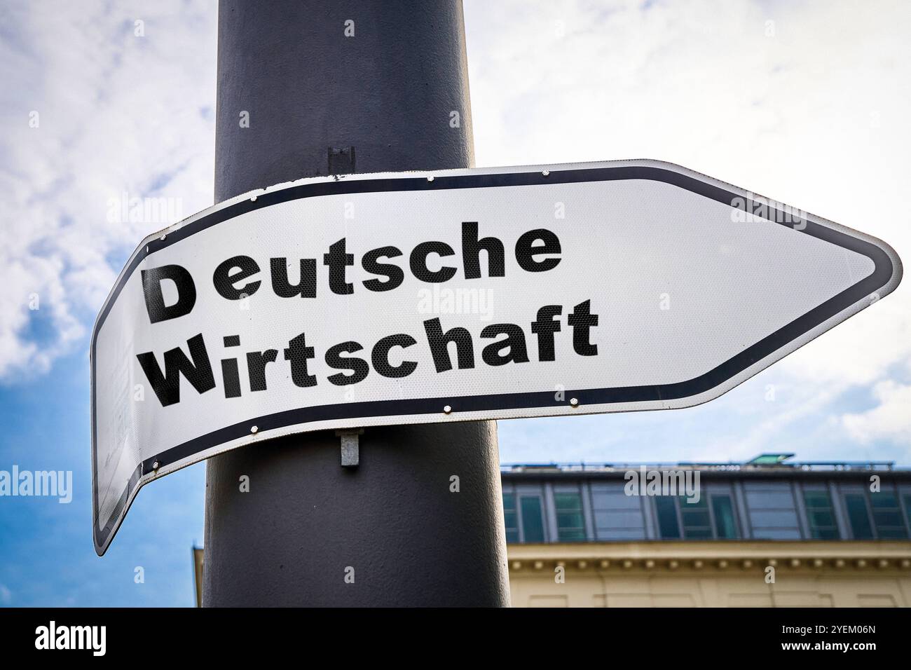 Abschwung in der wirtschaft hi-res stock photography and images - Alamy