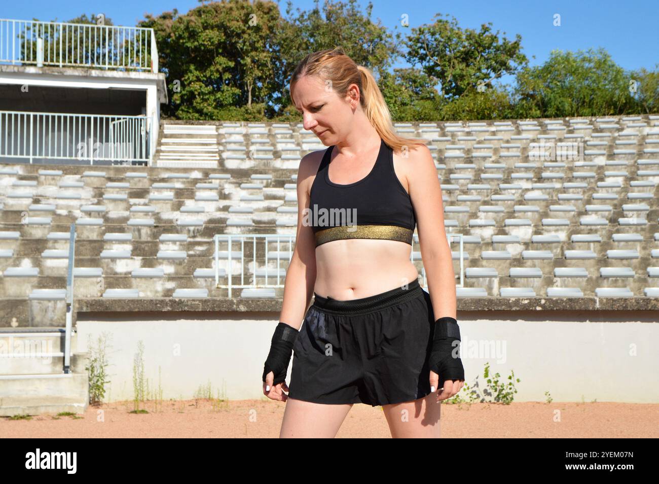 A fit blonde women boxer during boxing training Stock Photo - Alamy