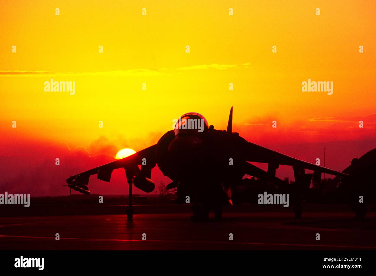 Al anbar silhouette hi-res stock photography and images - Alamy