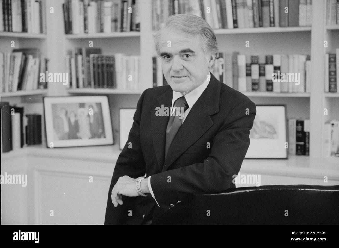 Special political advisor Black and White Stock Photos & Images - Alamy