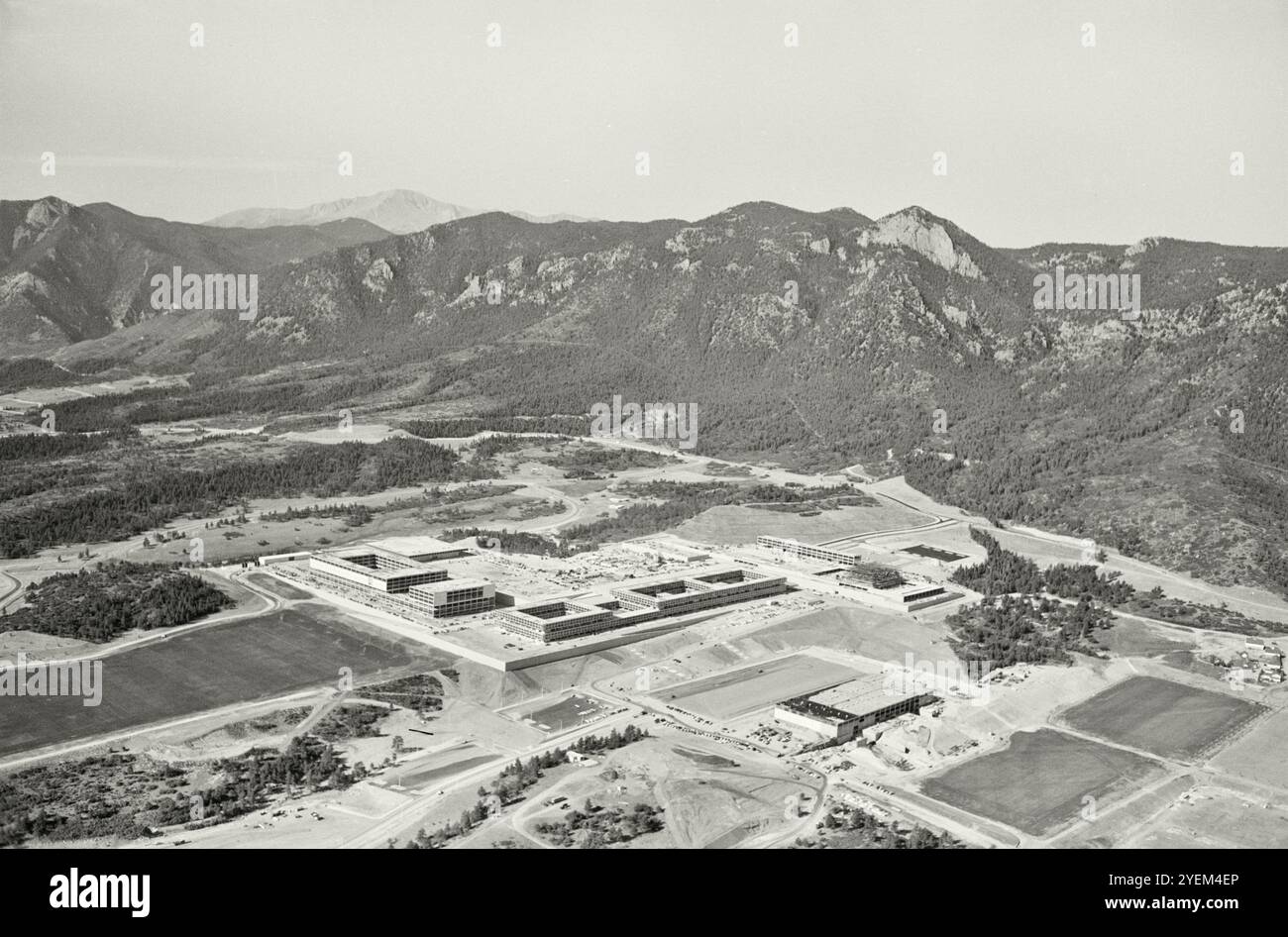 Colorado usa 1958 view mountains hi-res stock photography and images ...