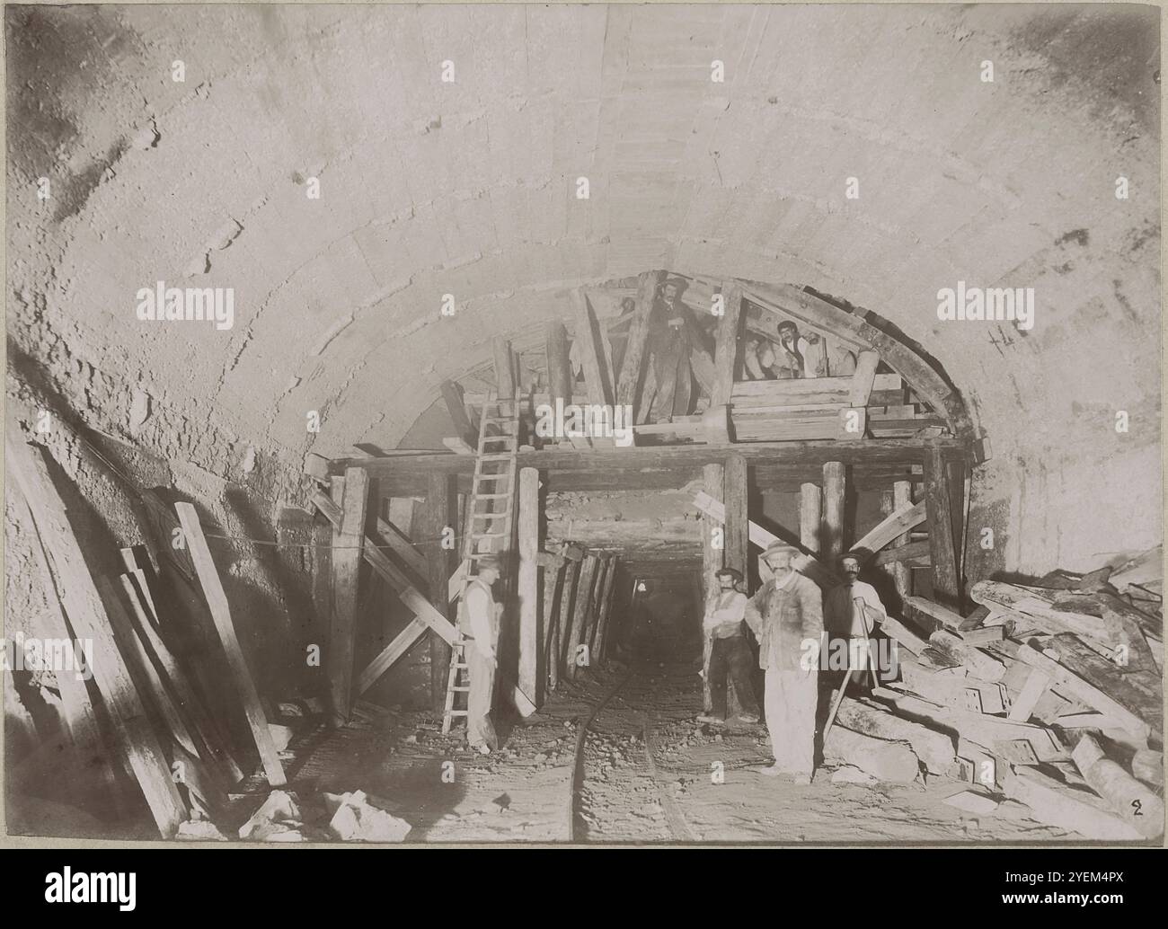 Paric metro hi-res stock photography and images - Alamy