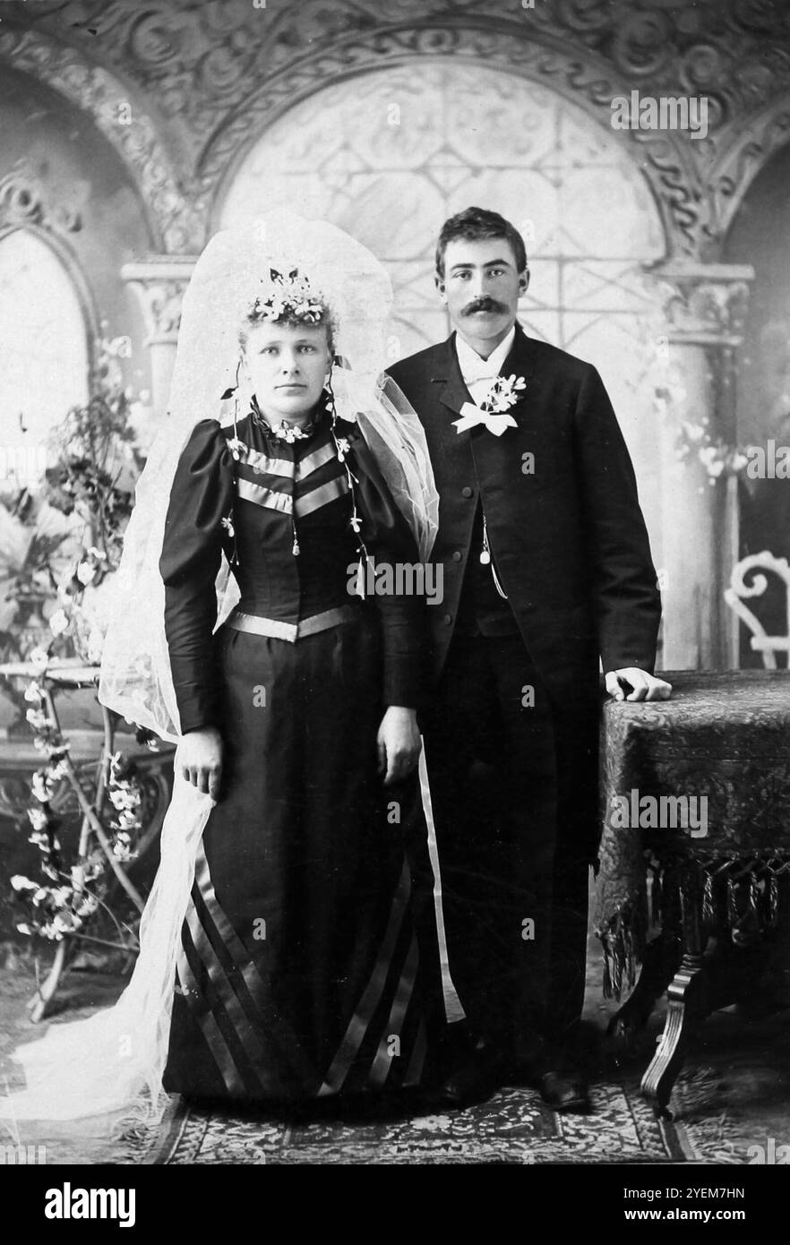 Historical couple portrait hi-res stock photography and images - Alamy
