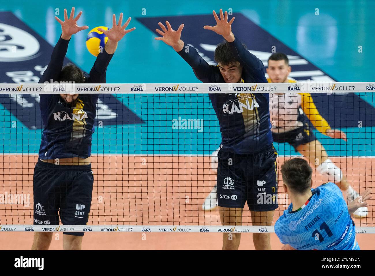 Block of Marco Vitelli of Rana Verona and Francesco Sani of Rana Verona ...
