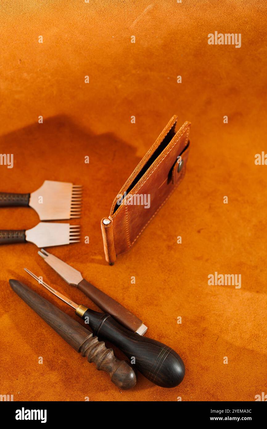 Production of handicrafts from genuine leather. Tools for making ...
