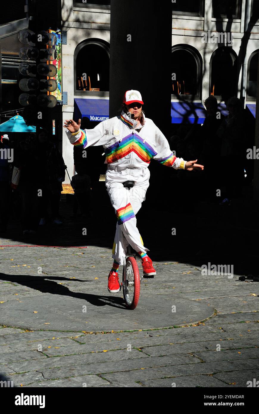 Circus performer unicycle balance hi-res stock photography and images ...