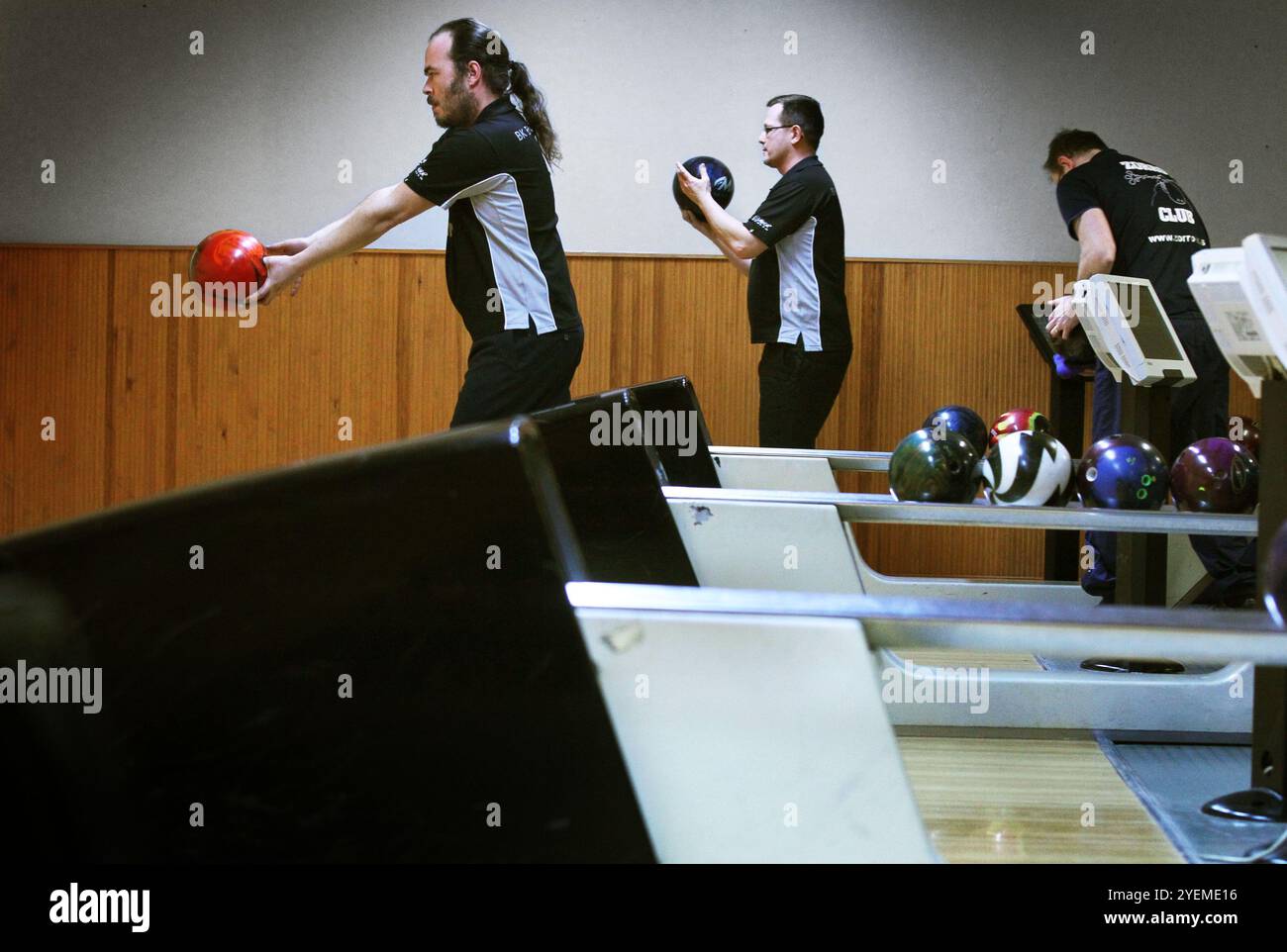 Gamebowlingmatch hi-res stock photography and images - Alamy