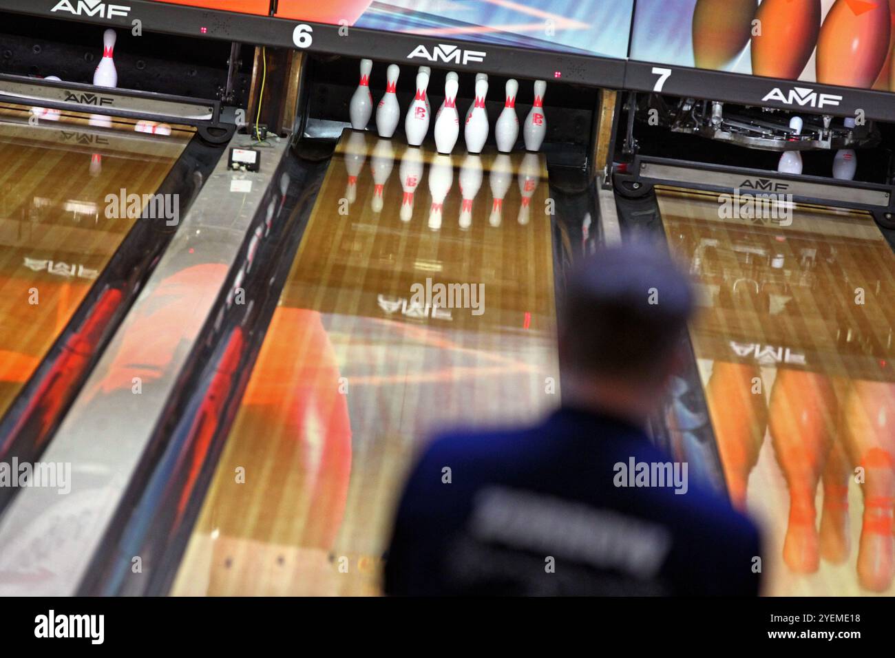 Gamebowlingmatch hi-res stock photography and images - Alamy