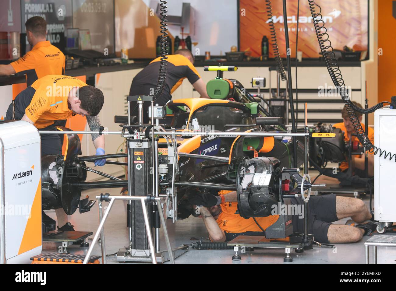 McLaren F1 Team MCL38, mechanical detail mechanic, mecanicien ...