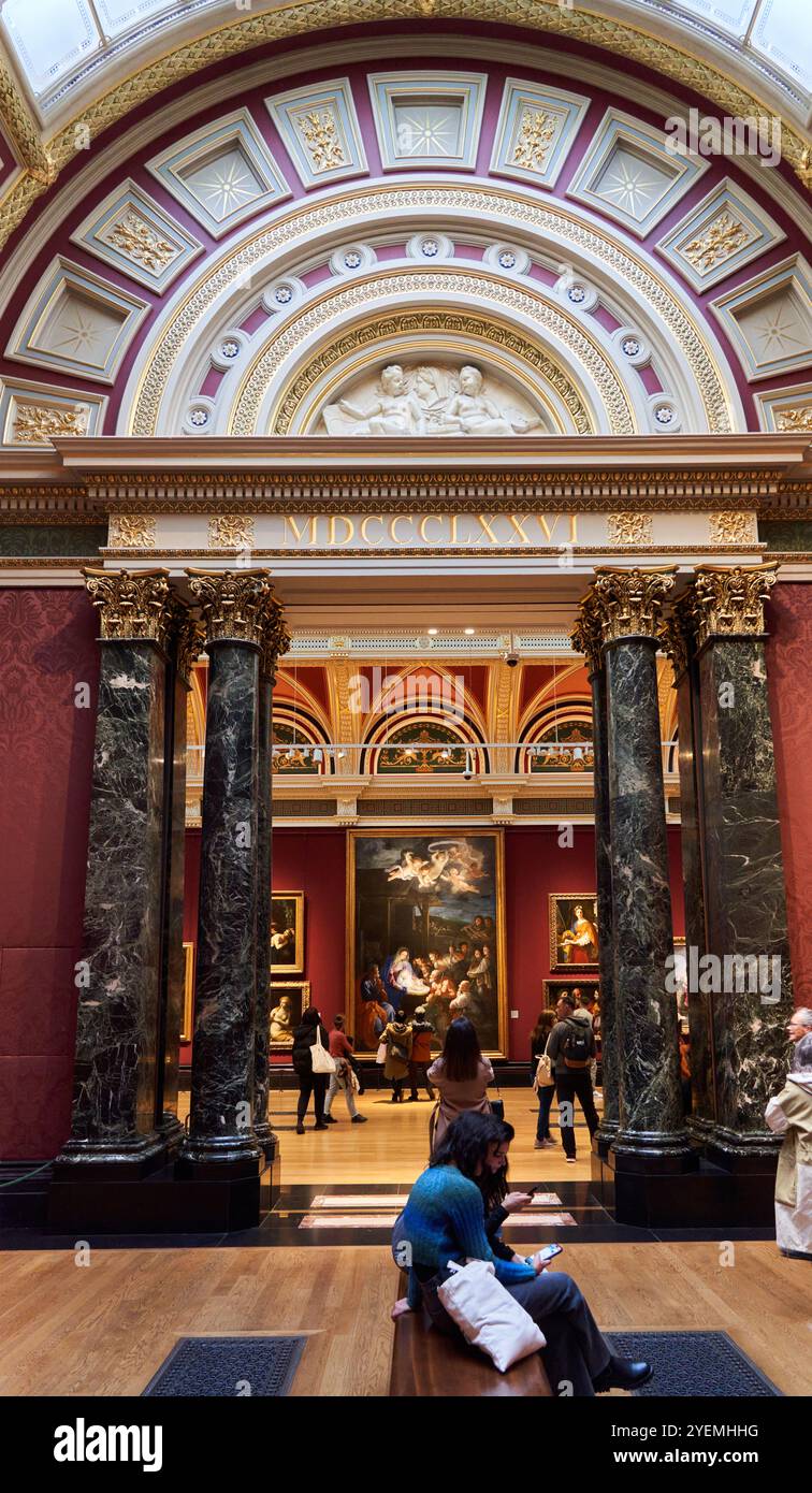 The national gallery london interior hi-res stock photography and ...
