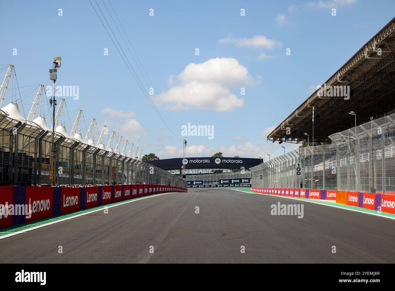 Autodromo do Interlagos main straight atmosphere during the Formula 1 ...