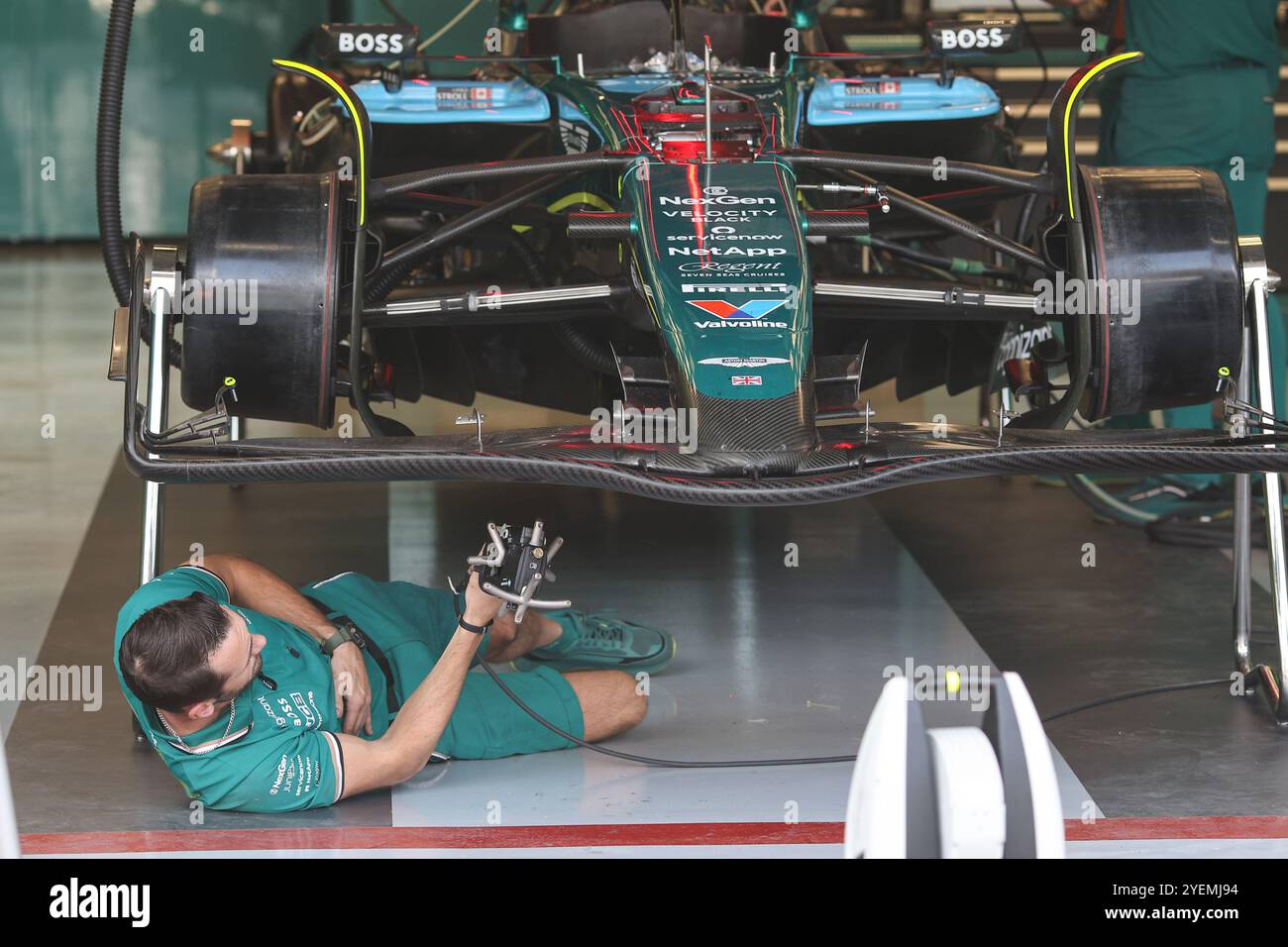 Aston Martin F1 Team AMR23, mechanical detail mechanic, mecanicien ...