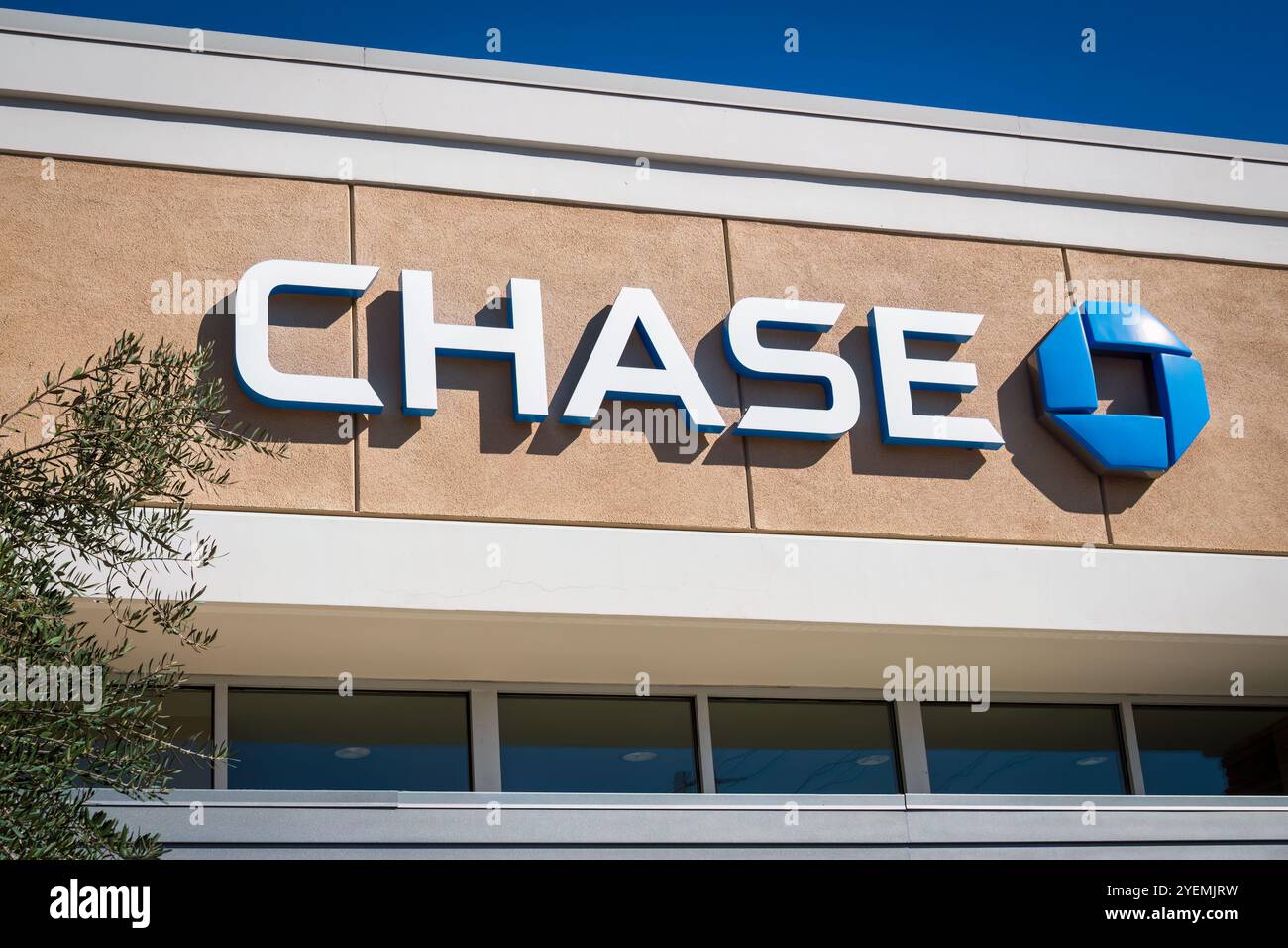 Logo Dell'app Chase Chase Mobile App Logo On A Smartphone Screen Stock