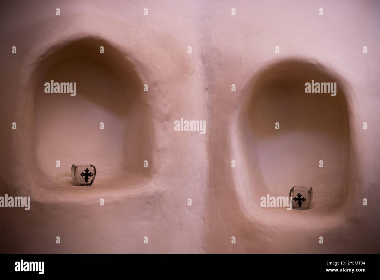 Round cutouts hi-res stock photography and images - Alamy