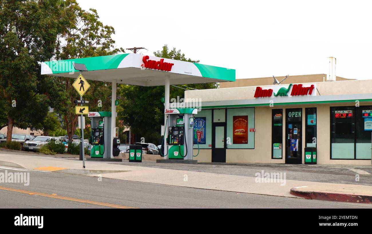 Sinclair Gas Station, owned by HF Sinclair Corporation Stock Photo - Alamy