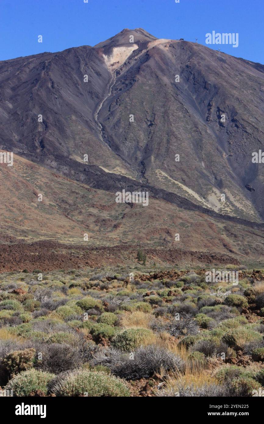 Dry volcanic area rocky hi-res stock photography and images - Alamy