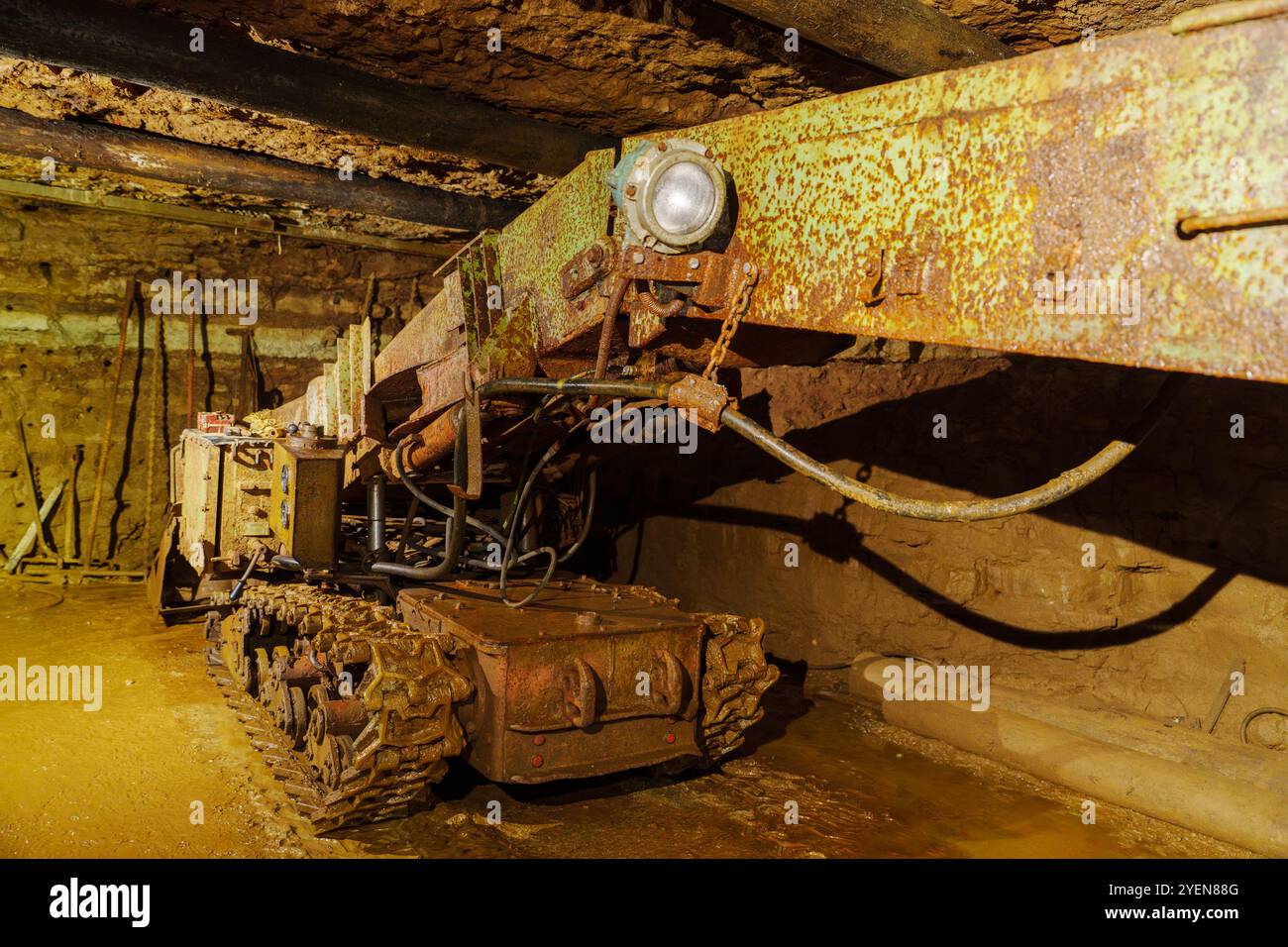 Danger mine shaft pit hi-res stock photography and images - Alamy