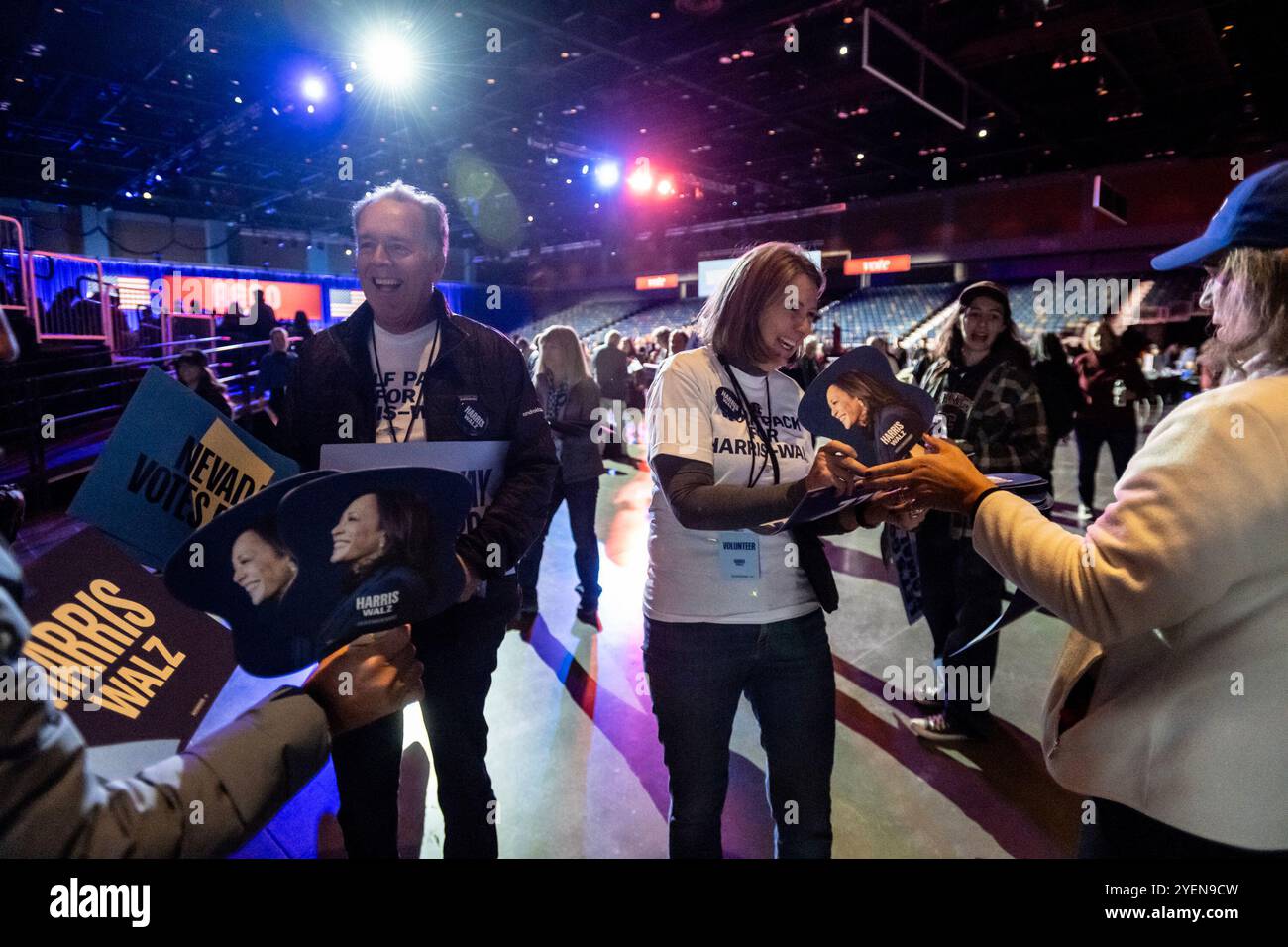 Reno, Nv, USA. 31st Oct, 2024. Jim and Glynnis Kaye of Reno hand out ...