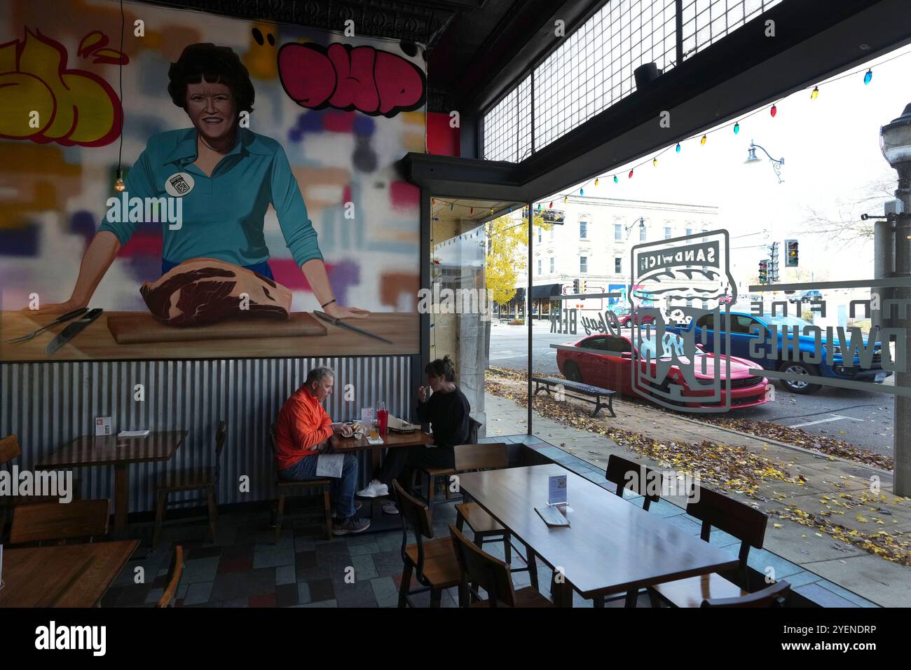 Scott and Laurie Hanewall eat lunch at the Sandwich Bar restaurant ...