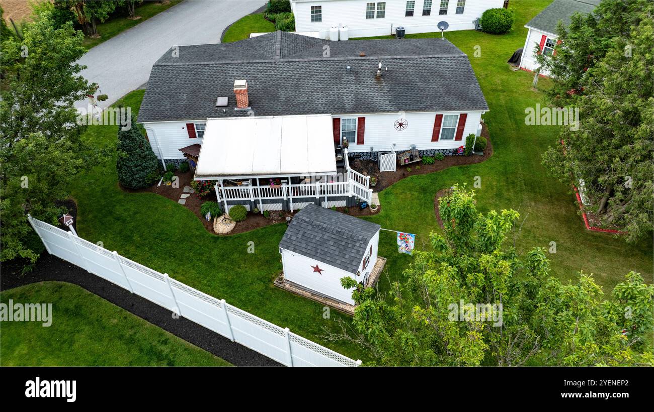 Mobile, Manufactured, Prefab, Trailer, Home with a white roof and a ...
