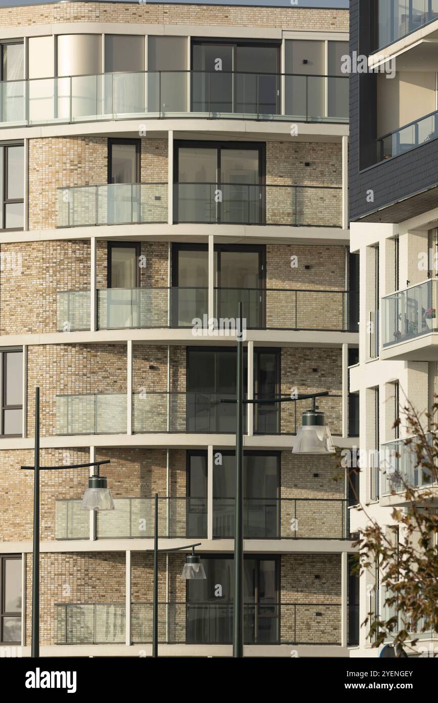 Frame filling architectural detail of exterior luxury apartment facade ...