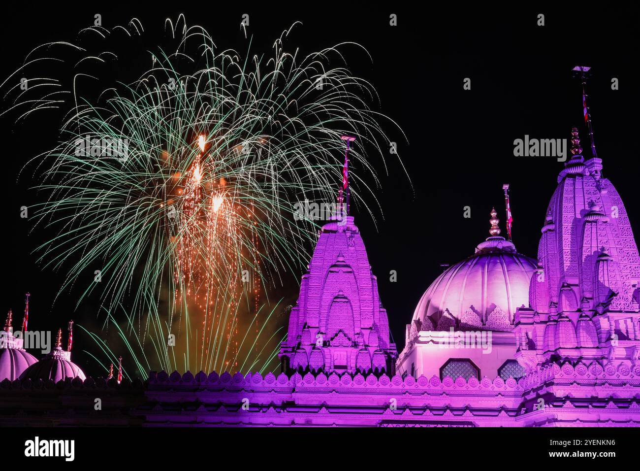 Colourful fireworks display close hi-res stock photography and images ...