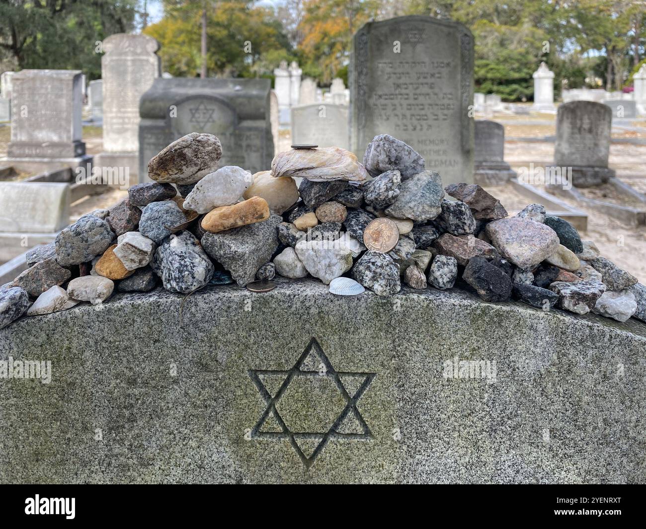 Savannah jewish cemetery hi-res stock photography and images - Alamy