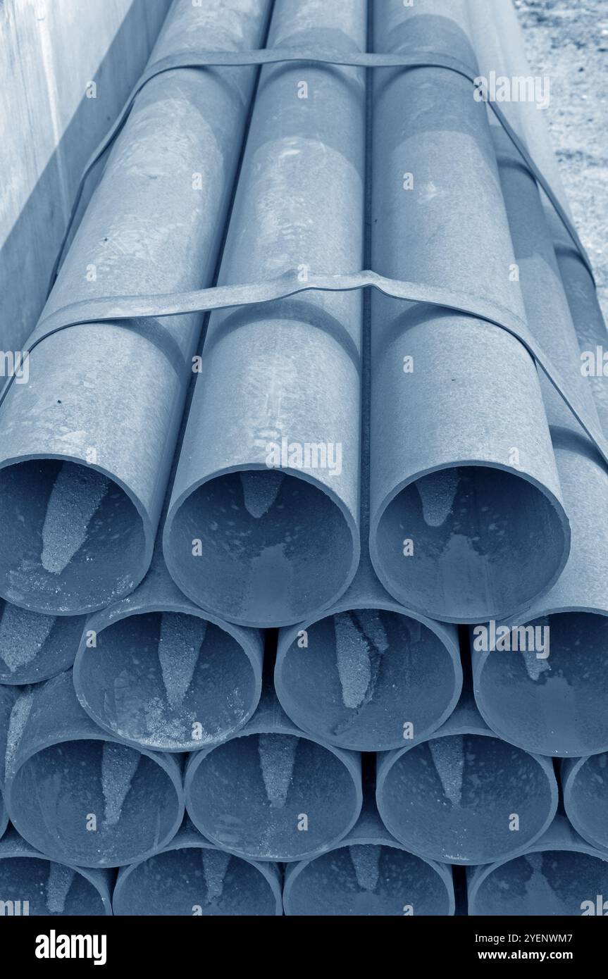 Stacked with rust of steel pipe Stock Photo - Alamy