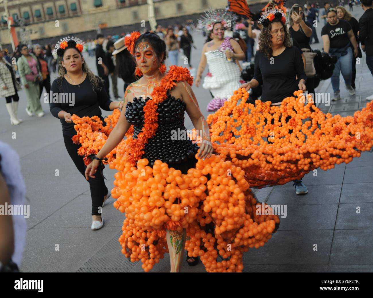 Mega ofrenda hi-res stock photography and images - Alamy