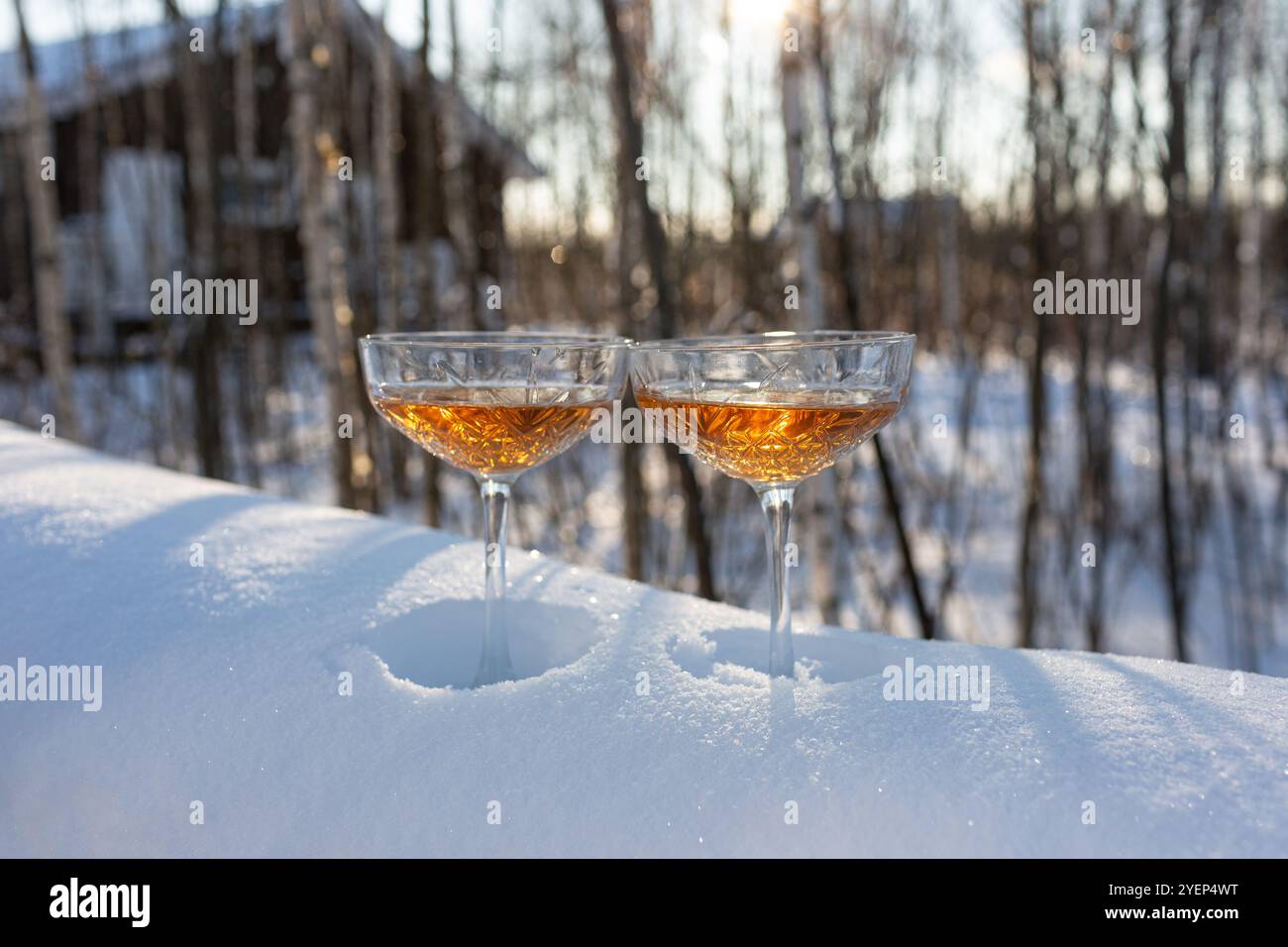 Champagne celebrate hi-res stock photography and images - Alamy