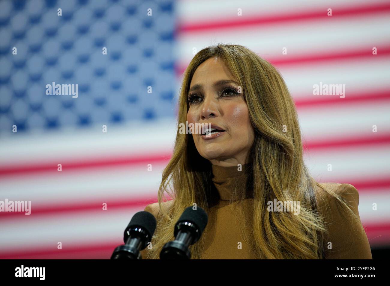 Jennifer Lopez speaks ahead of Democratic presidential nominee Vice ...