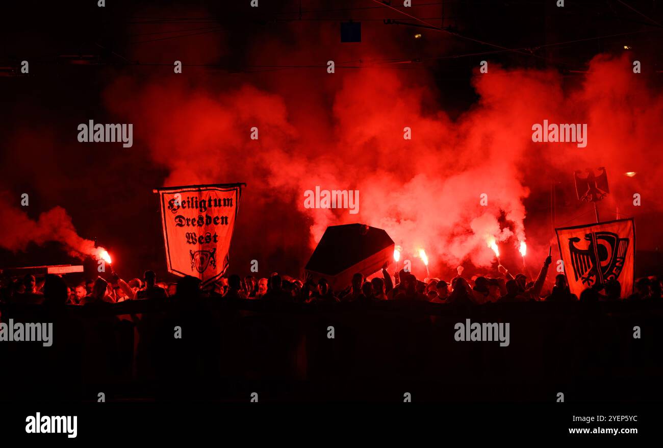 Dresden, Germany. 30th Oct, 2024. Soccer: DFB-Pokal, SG Dynamo Dresden ...