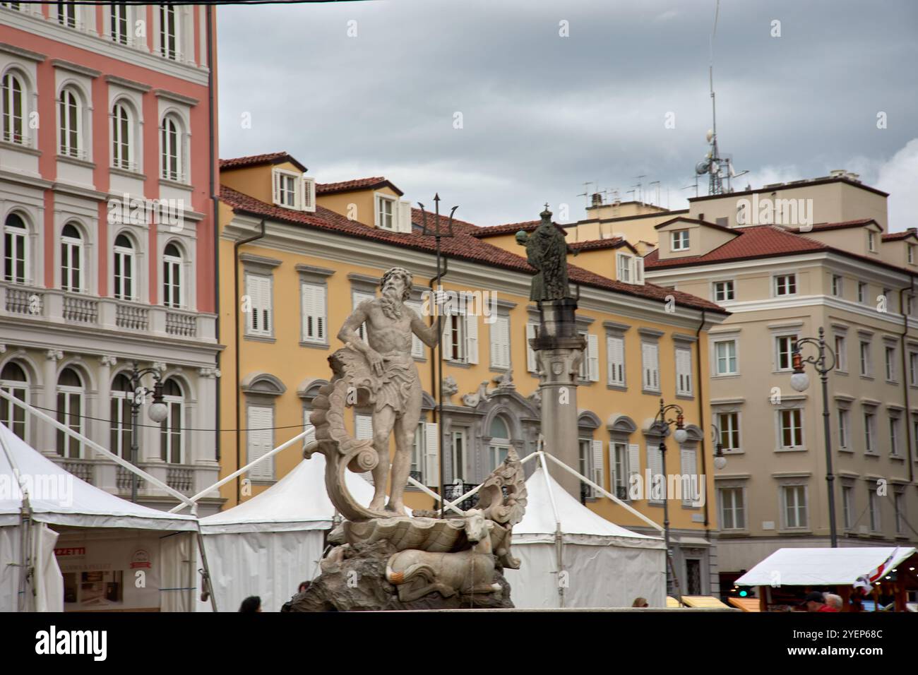 the statues of Neptune and Emperor Leopold I in Piazza della Borsa ...