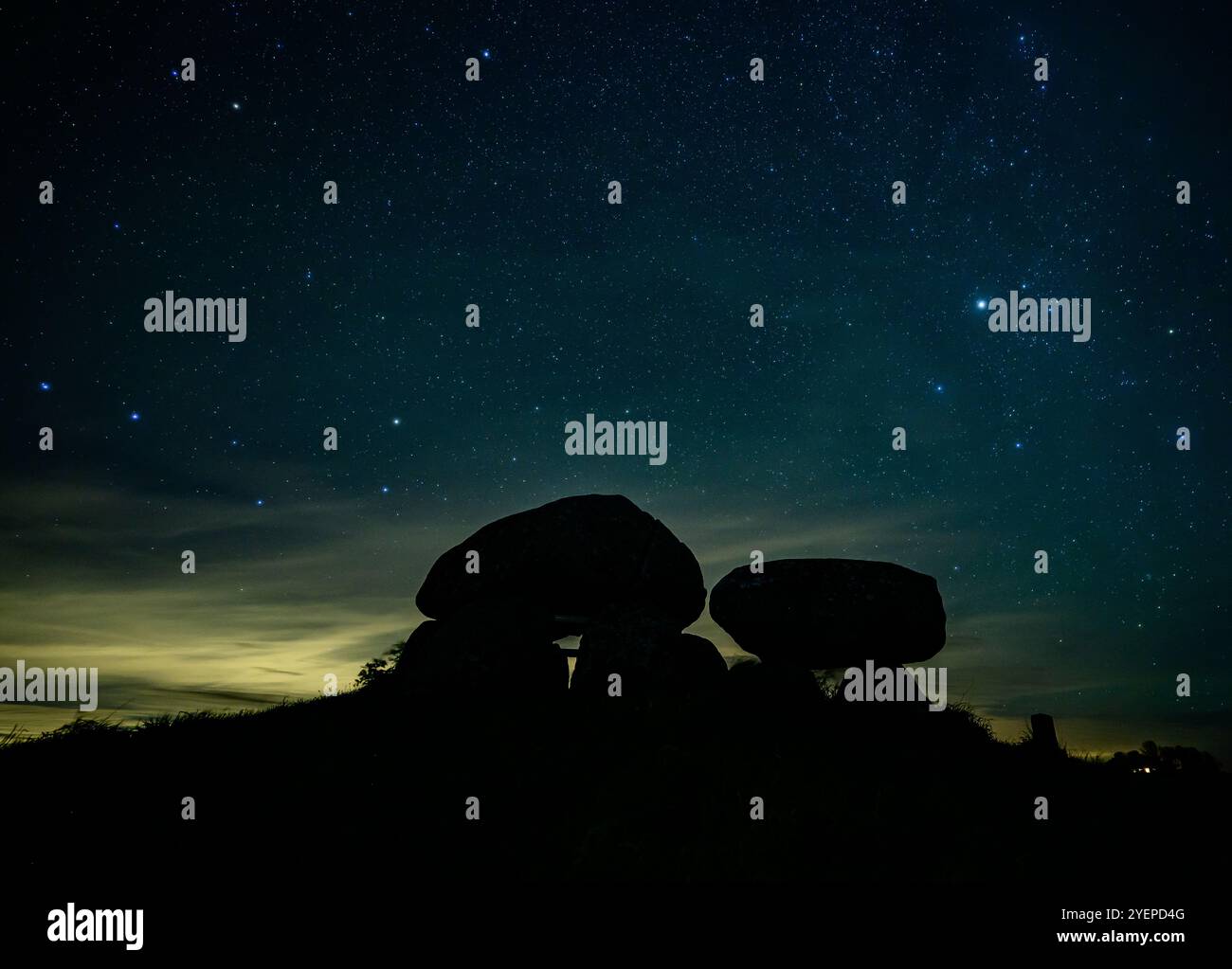 30 October 2024, Denmark, Borre: Starry sky at night over Sömarkedyssen ...