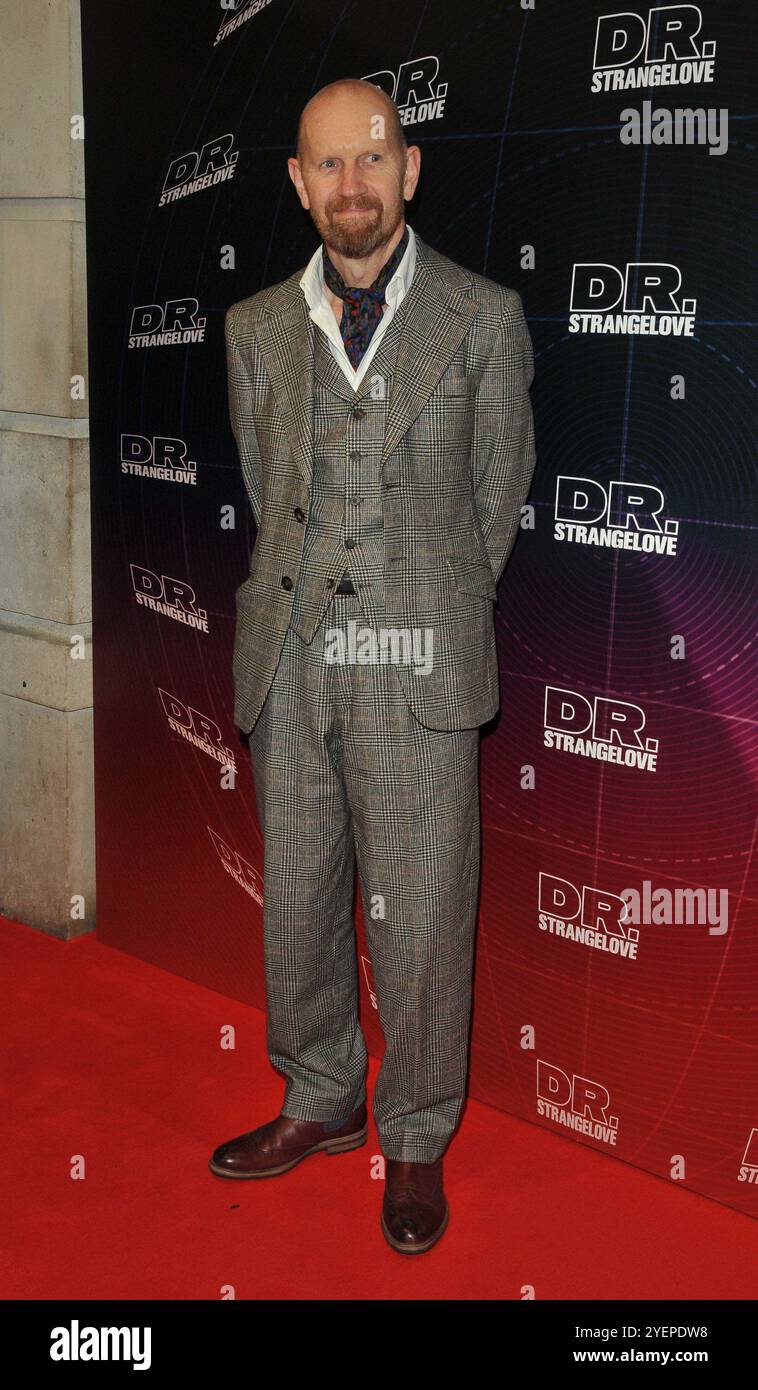 Showbiz sean hi-res stock photography and images - Alamy