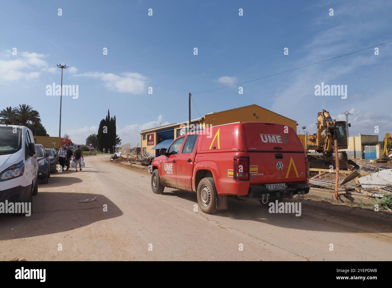 The aftermath of hurricane Dana in Valencia, Spain - Emergency crews ...