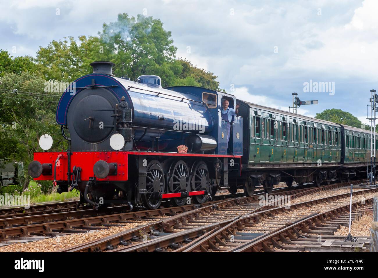 Hunslet ‘Austerity’ WD192 ‘Waggoner’ steam locomotive, hauls a train ...