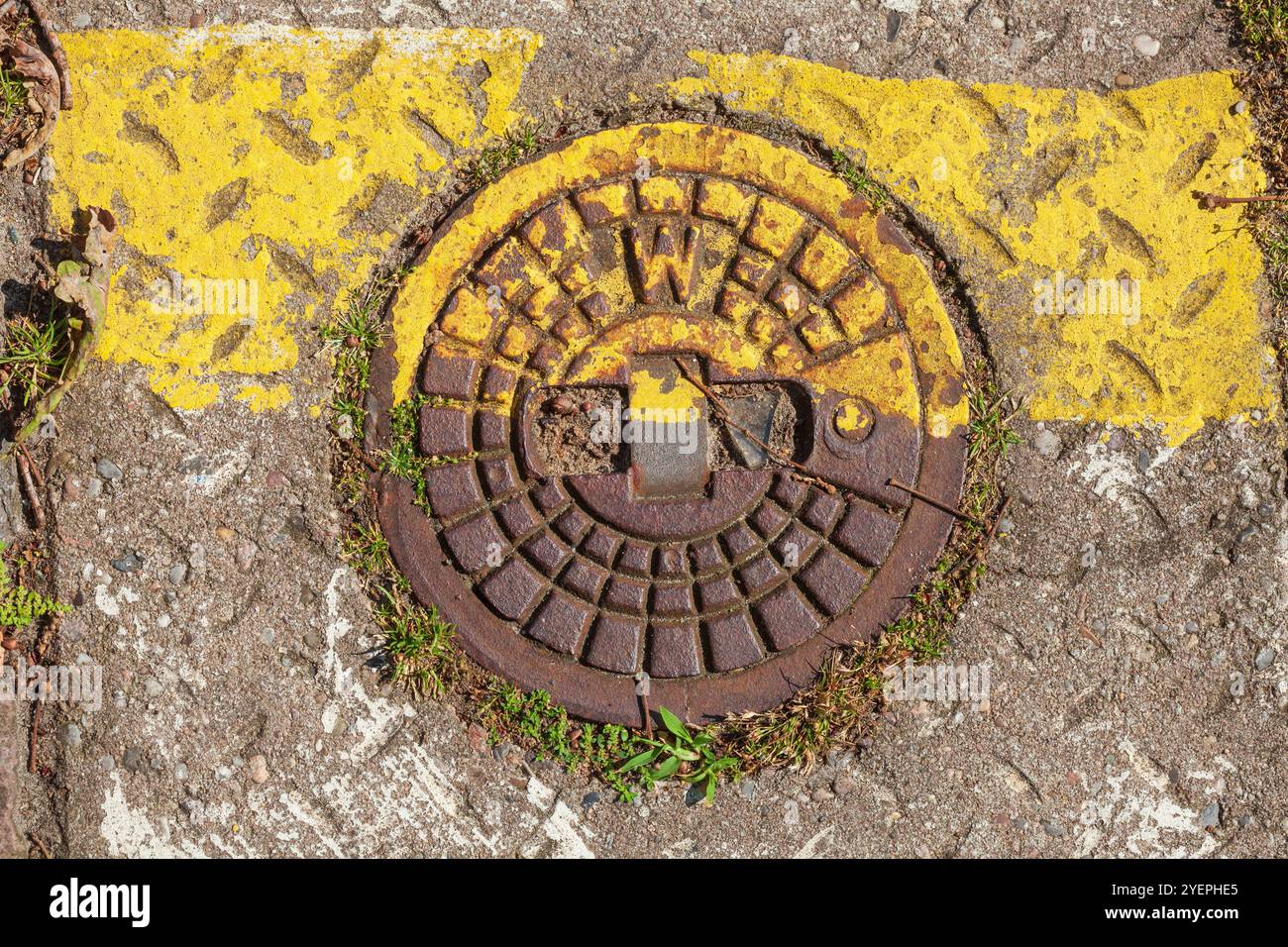 Underground hydrant, hydrant cover, top view, Germany Stock Photo - Alamy
