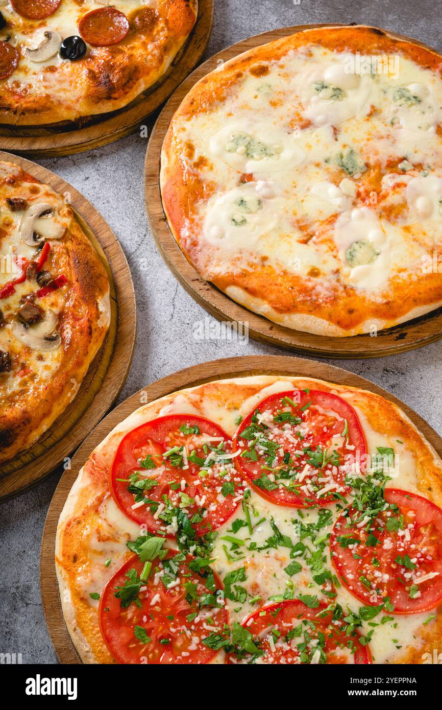 Top view pizza italian pizzas hi-res stock photography and images - Alamy