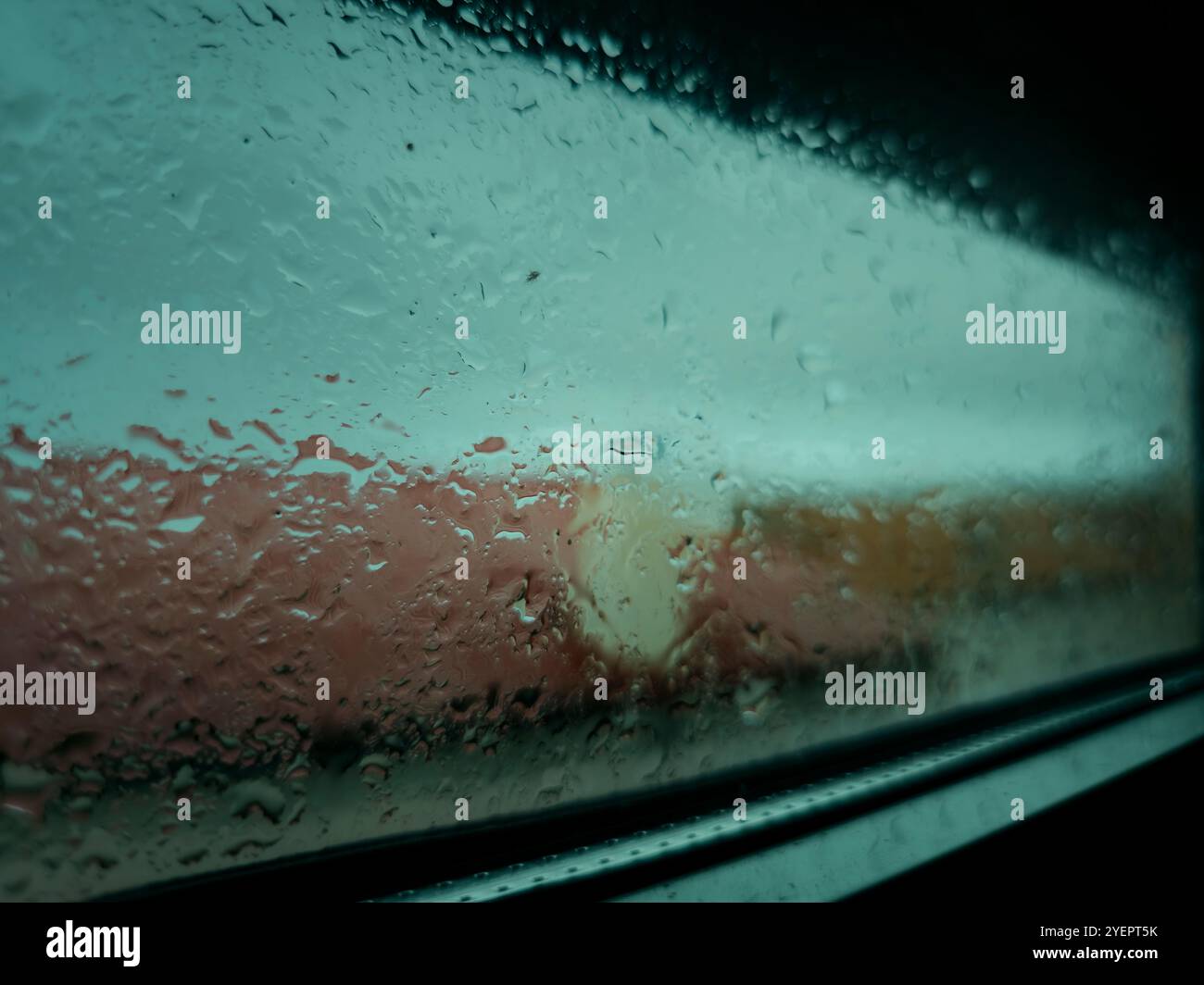 Light rain falling on glass hi-res stock photography and images - Alamy