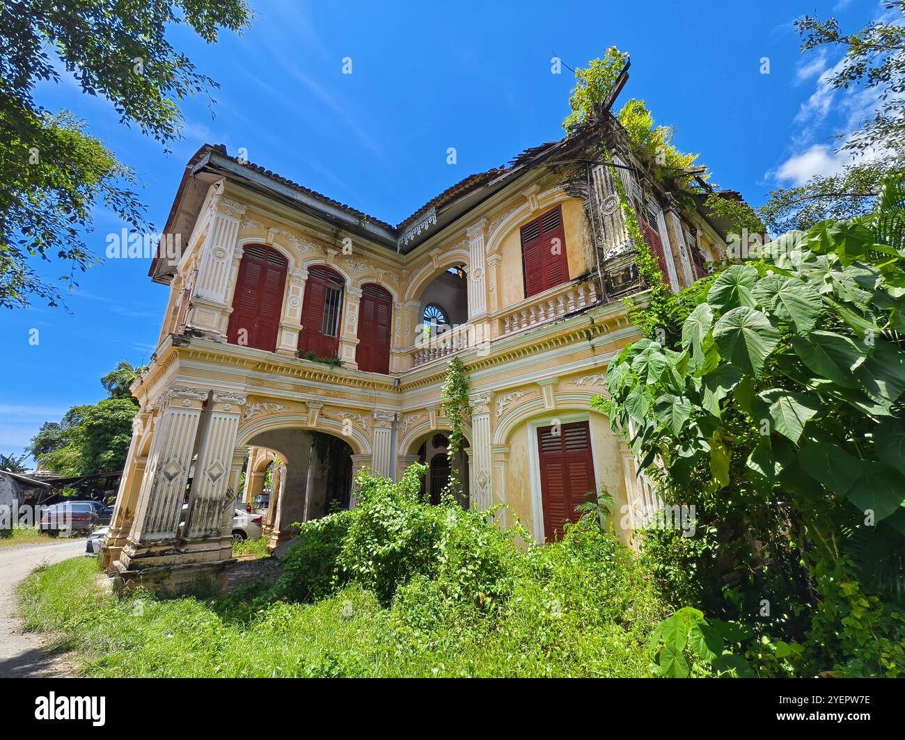 Detailed architectural view hi-res stock photography and images - Alamy